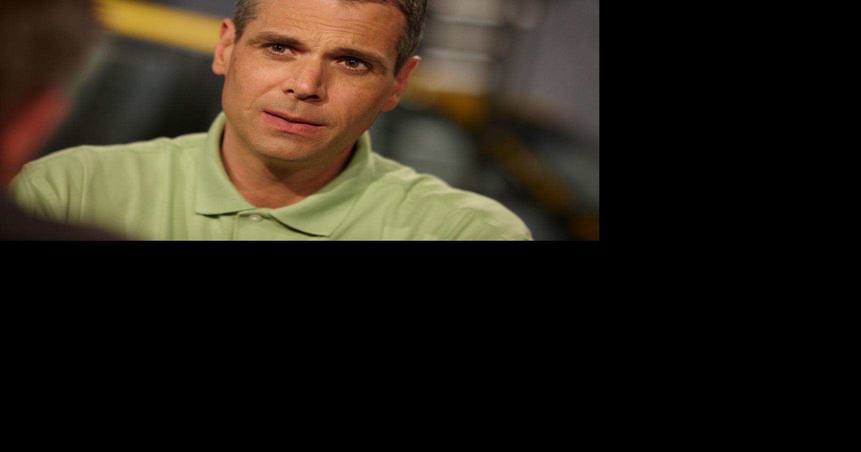 Tim Danter instructing contestants on Canada's Worst Driver