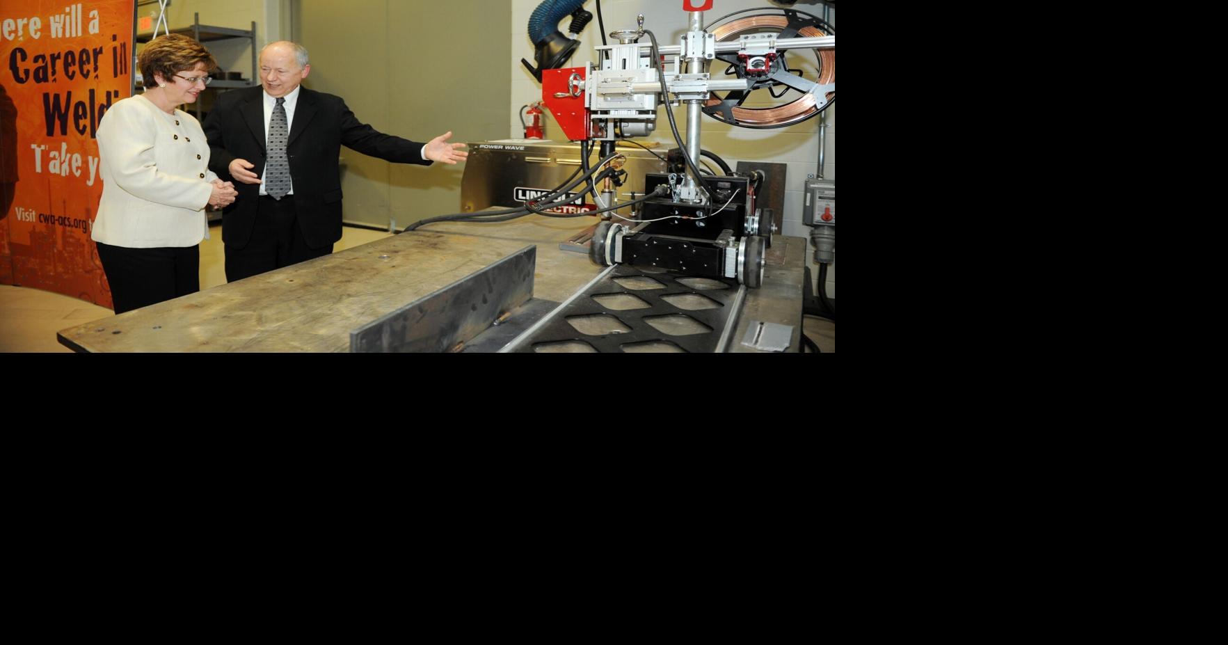Minister visits Milton’s Advanced Welding Technology Centre