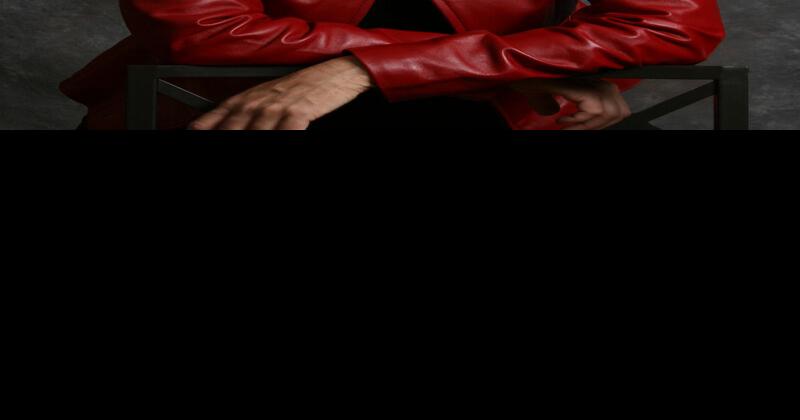 Suzanne Brown serving Afternoon tea with Gerswhin in Oakville