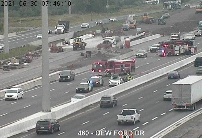 All QEW lanes near Ford Drive in Oakville closed due to crash