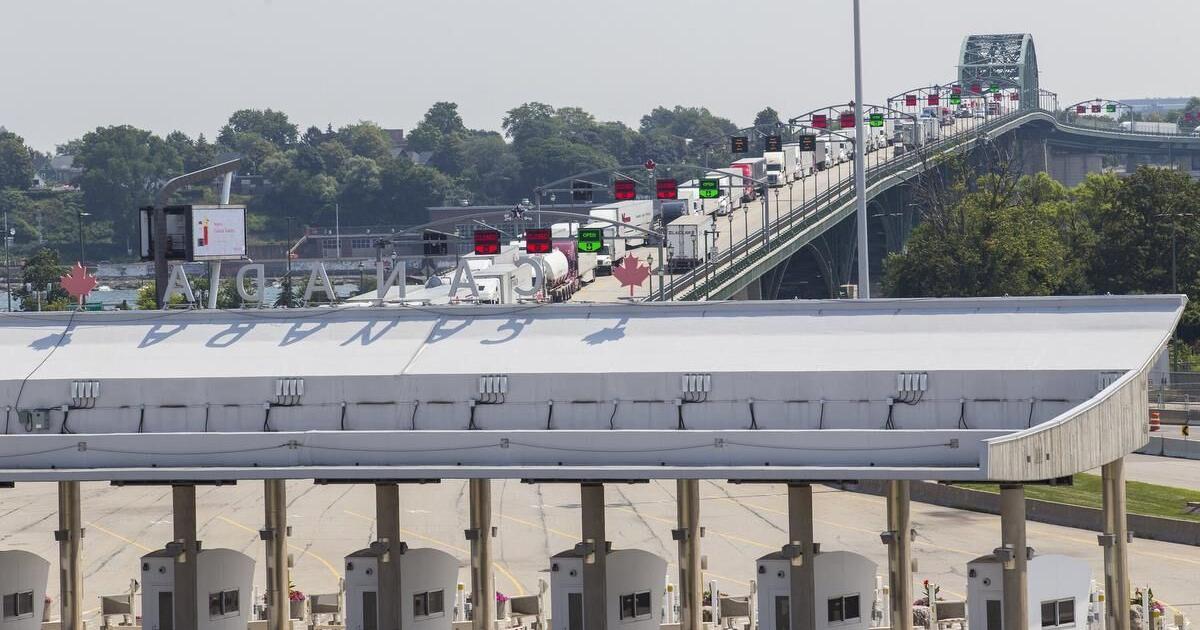 Fewer people seeking Canada-U.S. border fast pass