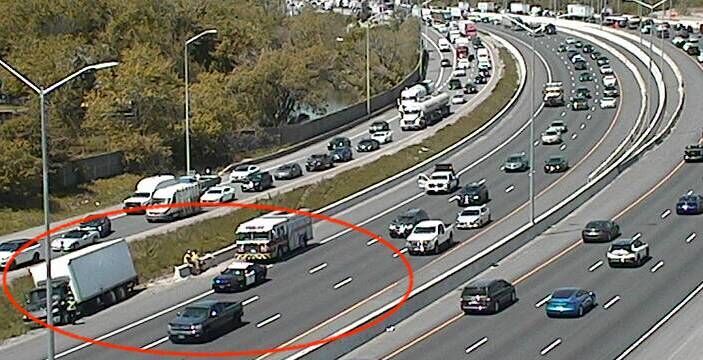 Incident on QEW in Burlington causing lane closure