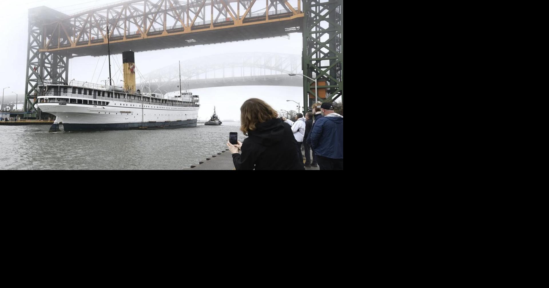 Titanic-era steamship wows crowds in Burlington Canal