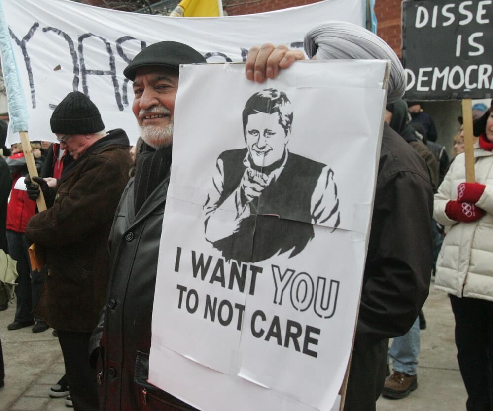 Prorogue protest attracts 200 demonstrators