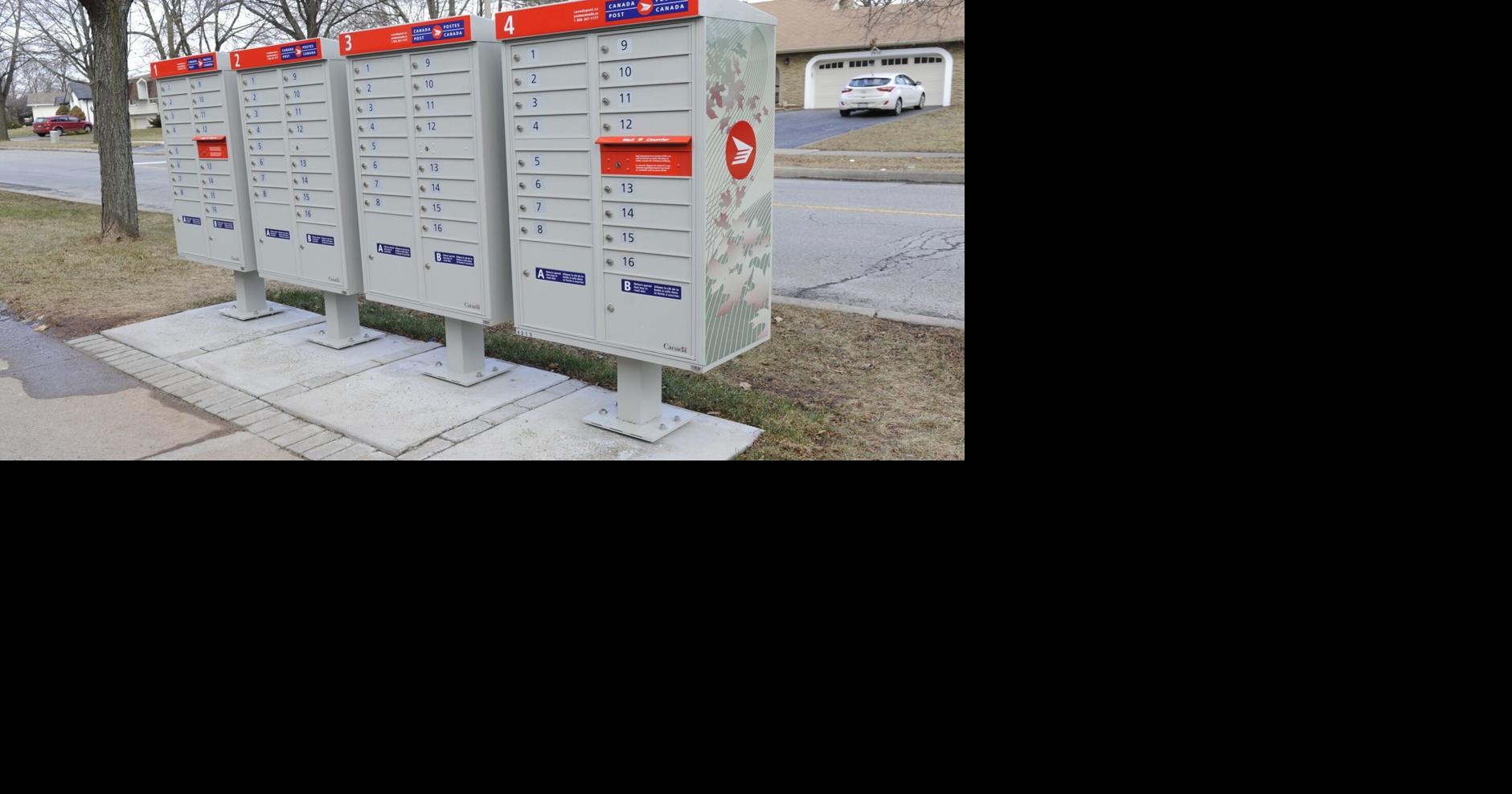 Oakville residents frustrated at Canada Post over frozen mailboxes