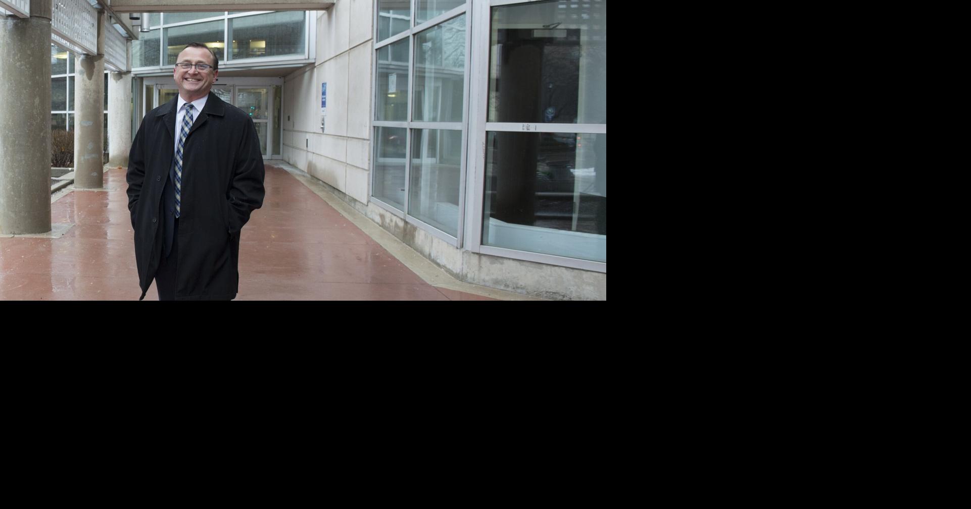 Former Burlington MP Mike Wallace tosses hat into mayoral race