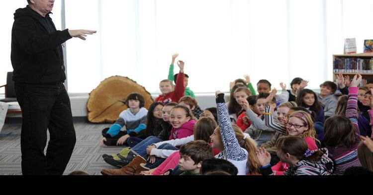 Author Eric Walters shares stories at Lumen Christi