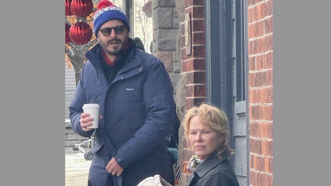 Pamela Anderson, Michael Cera filming in small Ontario town