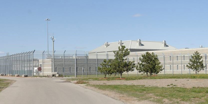 ‘In the same cell block’: 1 dead after 6 suspected drug overdoses at ...