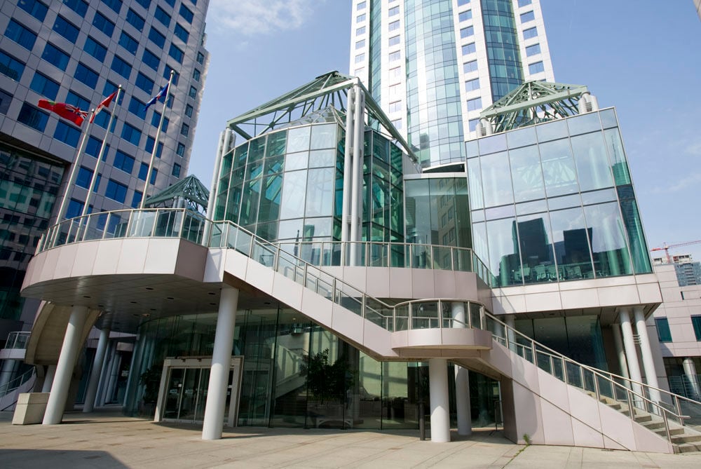 Toronto’s Metro Hall opens as pilot warming centre during extreme cold ...