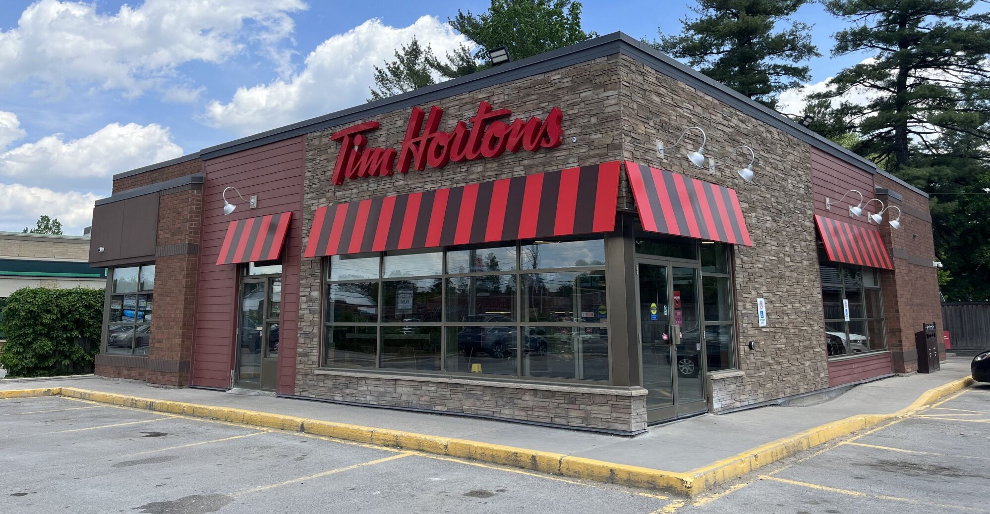 Tim Hortons to start selling pizza on April 17