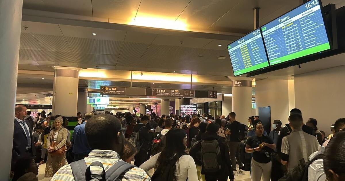 GO train outage cause given by CN Rail