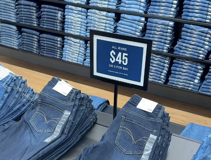 Clothing chain closing all 128 stores in Canada