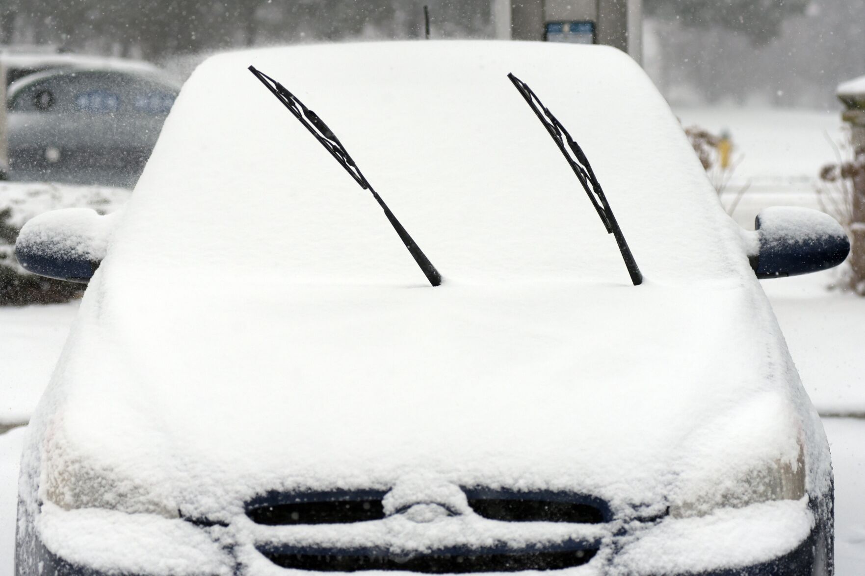 Here’s why clearing snow from your car keeps everyone safe