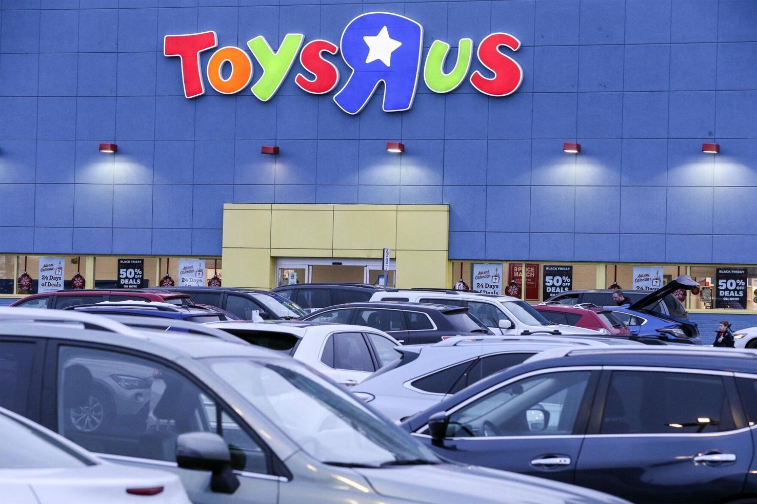 Toys ‘R’ Us Canada quietly closes dozens of stores