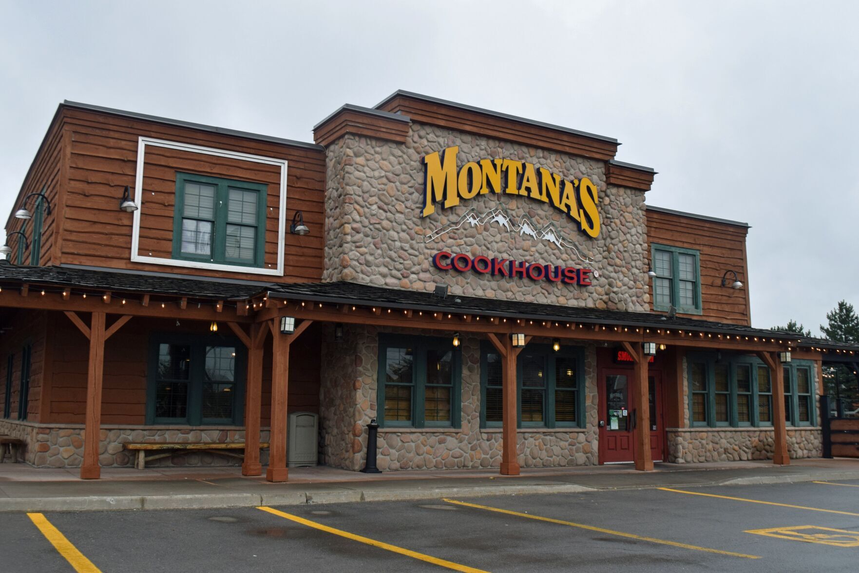 Restaurants that sound American but are actually Canadian