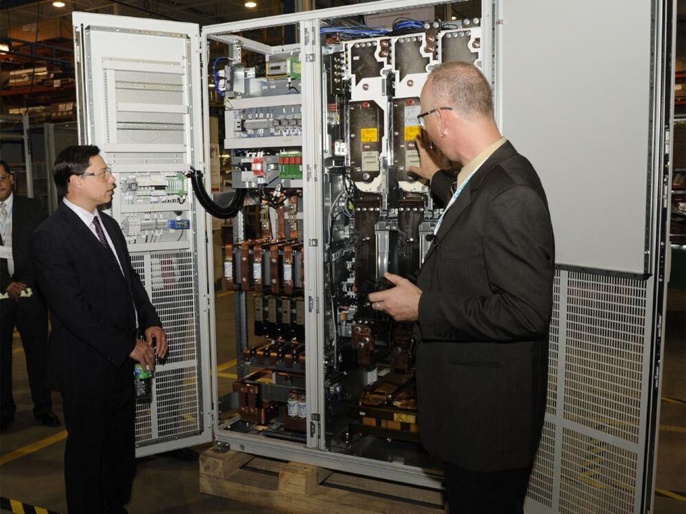 Siemens starts producing solar cells