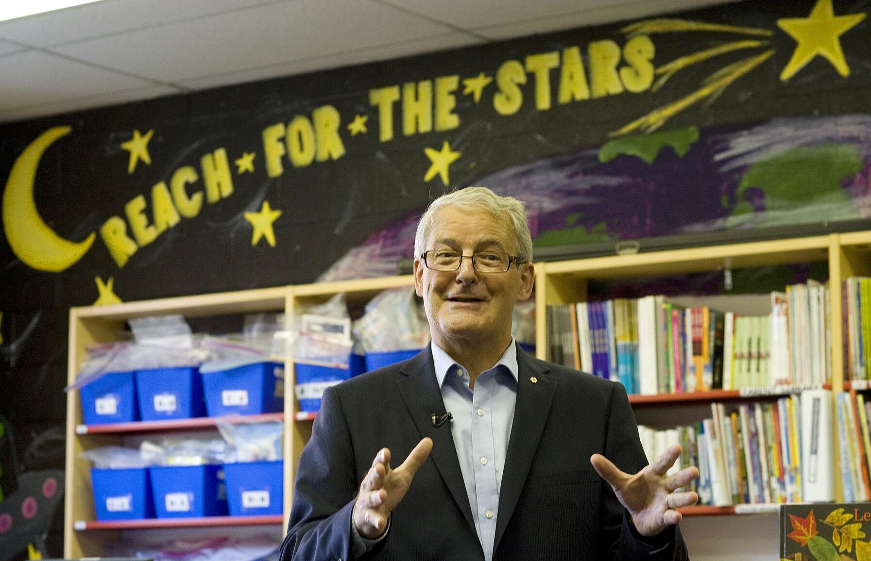 Tributes pour in for Marc Garneau, first Canadian in space
