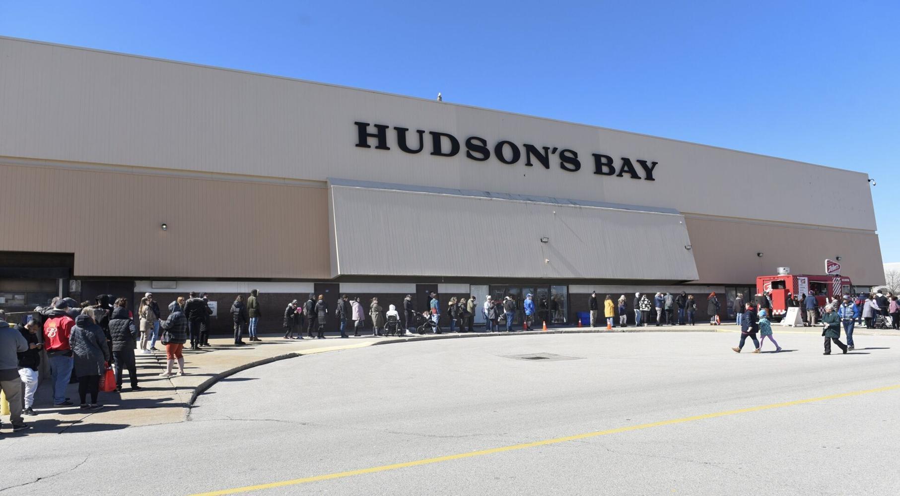 Zellers Diner on Wheels rolls into Burlington Centre