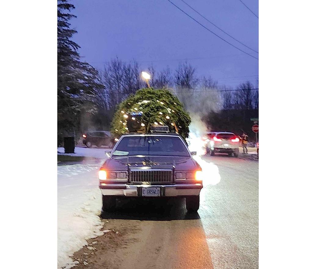 Ontario couple’s Clark Griswold station wagon spreads joy