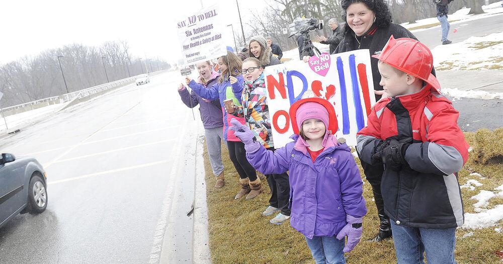 Public to meet over Bronte cell tower