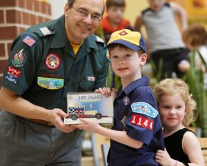 Cub Scouts Square Off in Pinewood Derby Competition | | insidenova.com
