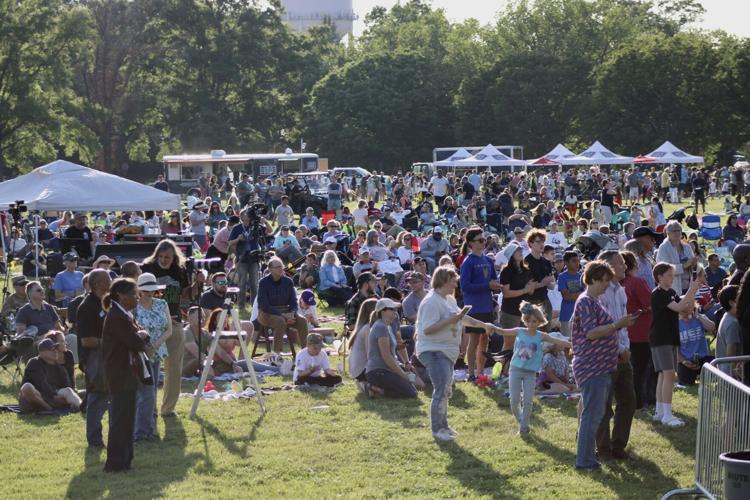 Gary Sinise performs at Fort Belvoir with the Lt. Dan Band | Headlines ...