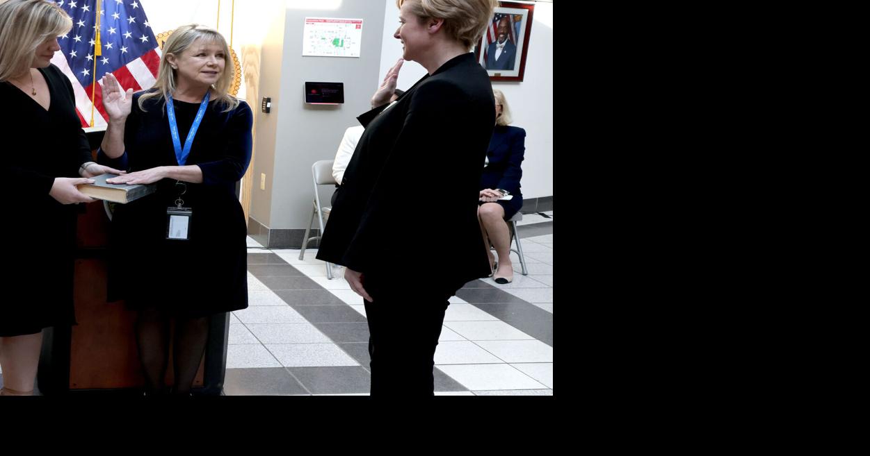 LaCroix sworn in as new Woodbridge District supervisor | Prince William ...