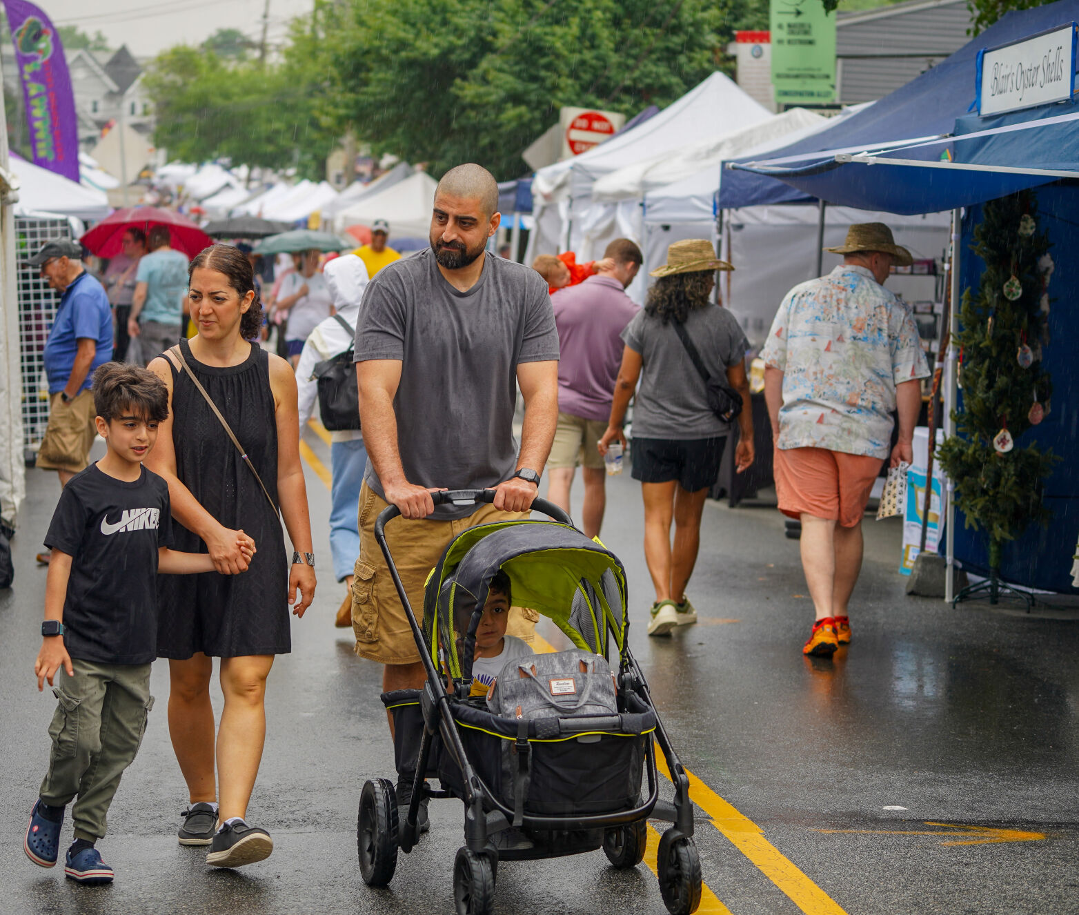 IN PHOTOS: A rainy scene at annual Occoquan RiverFest and Craft Show ...