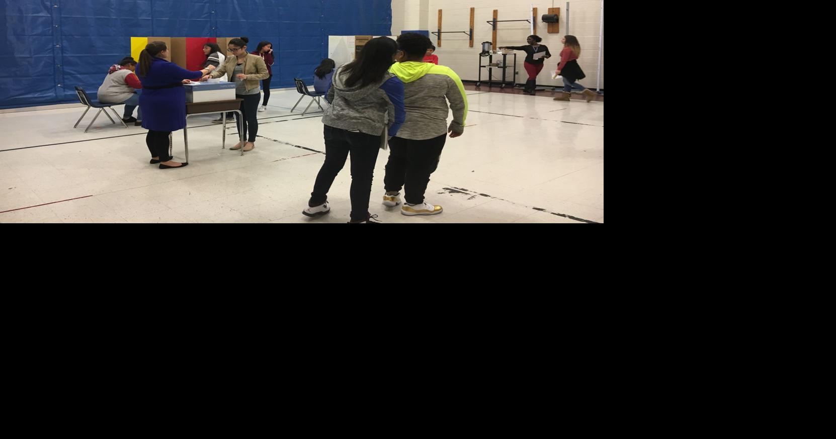Beville Middle School students cast ballots in mock election ...