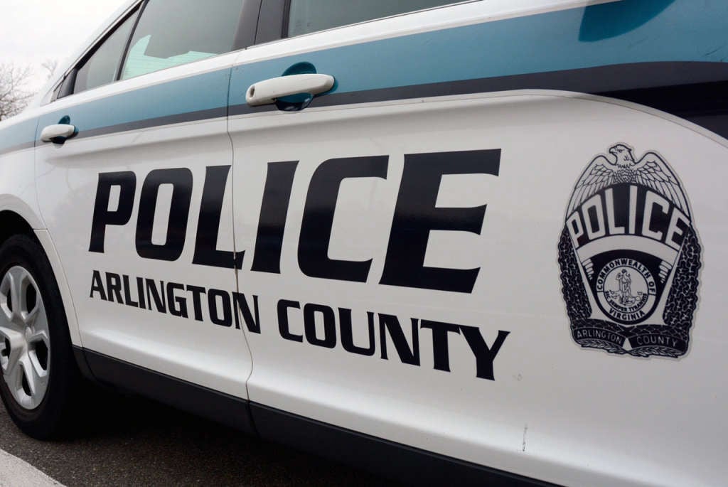 Man shot by police after barricade at Arlington 7-Eleven | Headlines ...