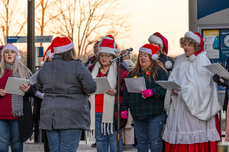 PHOTOS: Culpeper's Christmas Tree Lighting 2022 | InsideNoVa Culpeper ...