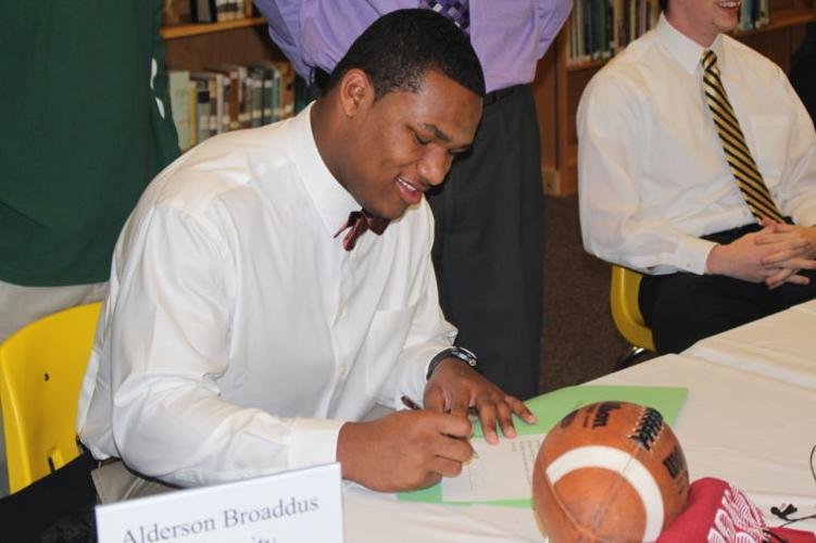 Da'Shawn Hand makes it official | Prince William | insidenova.com