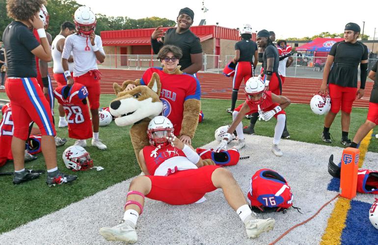 IN PHOTOS: A view from inside Gar-Field's mascot | Sports | insidenova.com