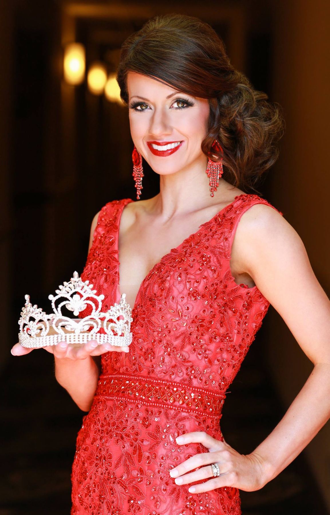 Reigning ‘Mrs. Arlington’ advances to national pageant | news/arlington ...