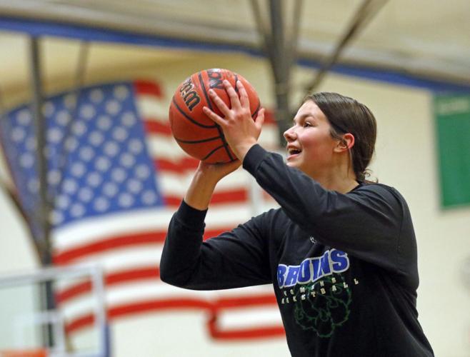 Forest Park's Lydia Pedersen gains new perspective after tearing her ...