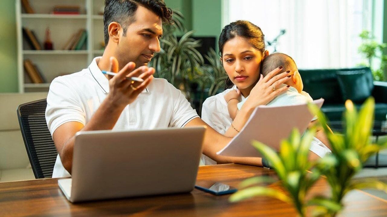 Young Americans say parenthood now feels like a choice between family ...