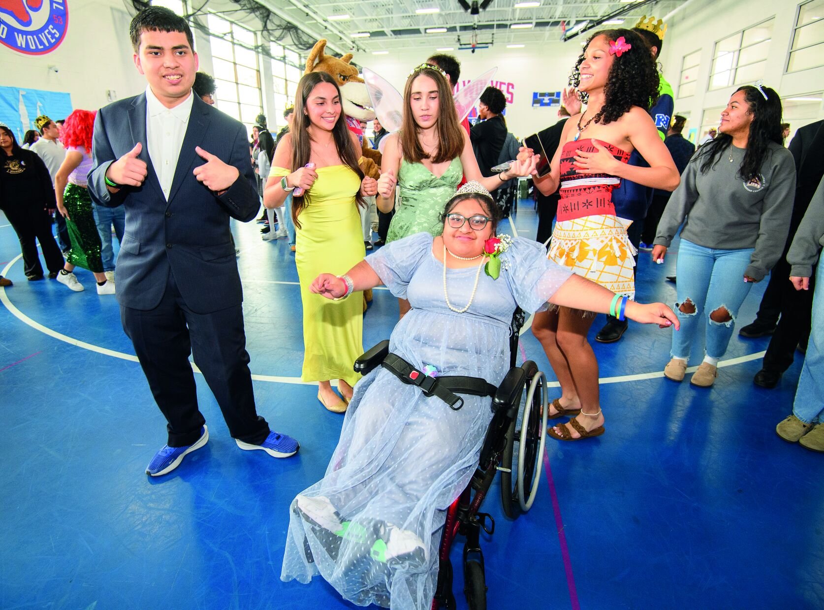 Prince William students share the stage at unified prom | Headlines ...