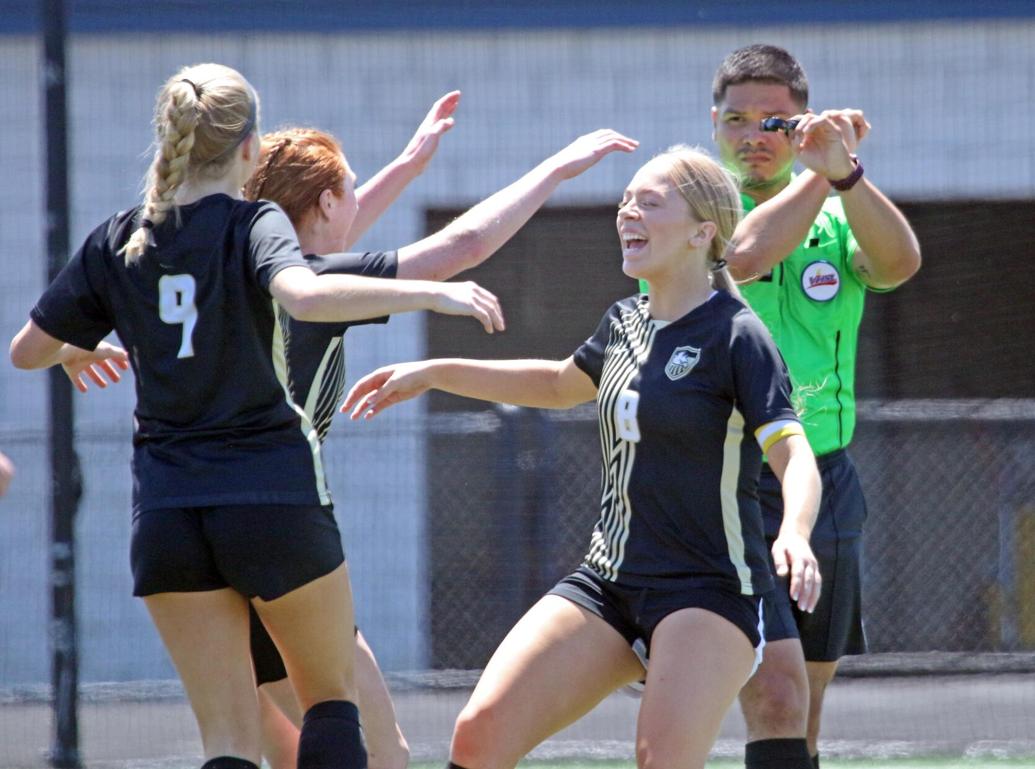 Freedom-South Riding soccer standout transfers to Florida | Loudoun ...