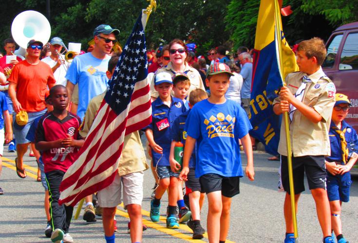 PHOTOS: Barcroft community salutes independence | Multimedia ...