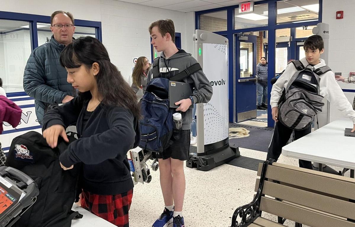 Weapon detection scanners in schools: Half a schoolyear in, here's how ...