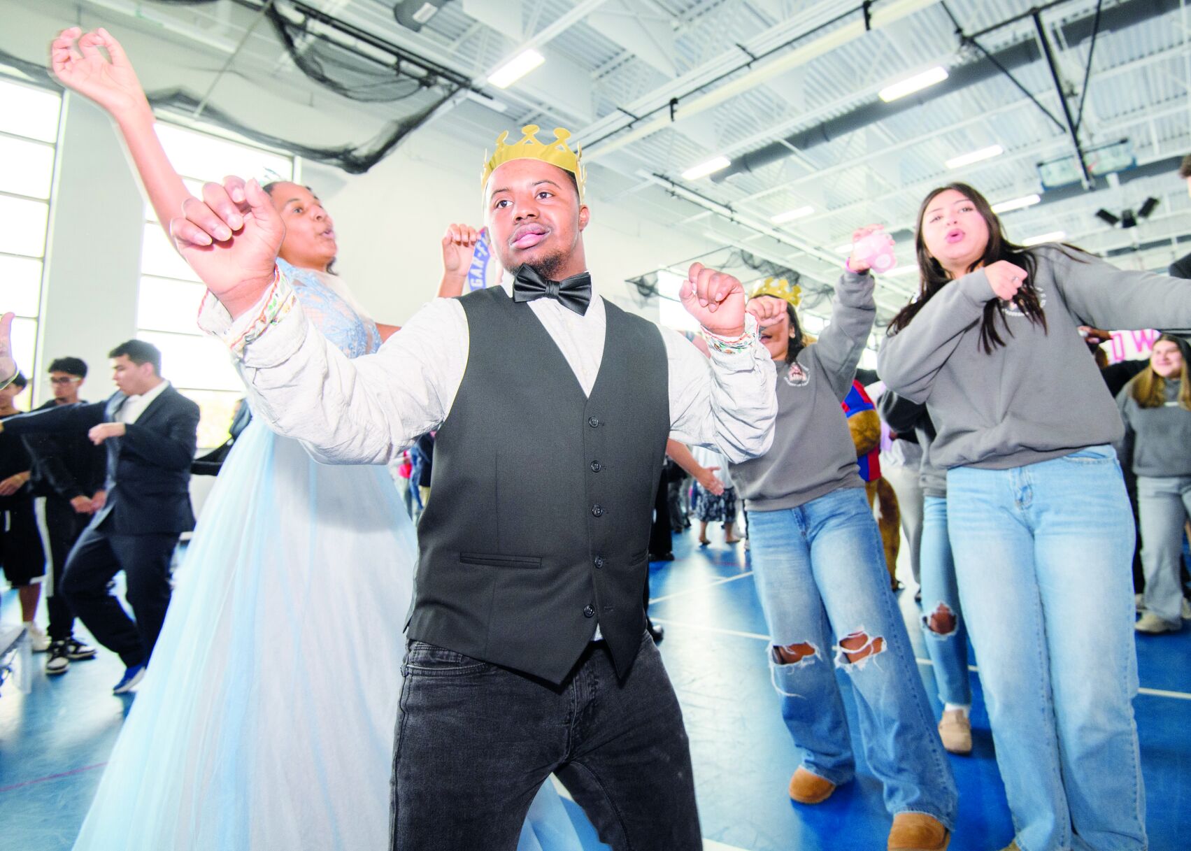Prince William students share the stage at unified prom | Headlines ...