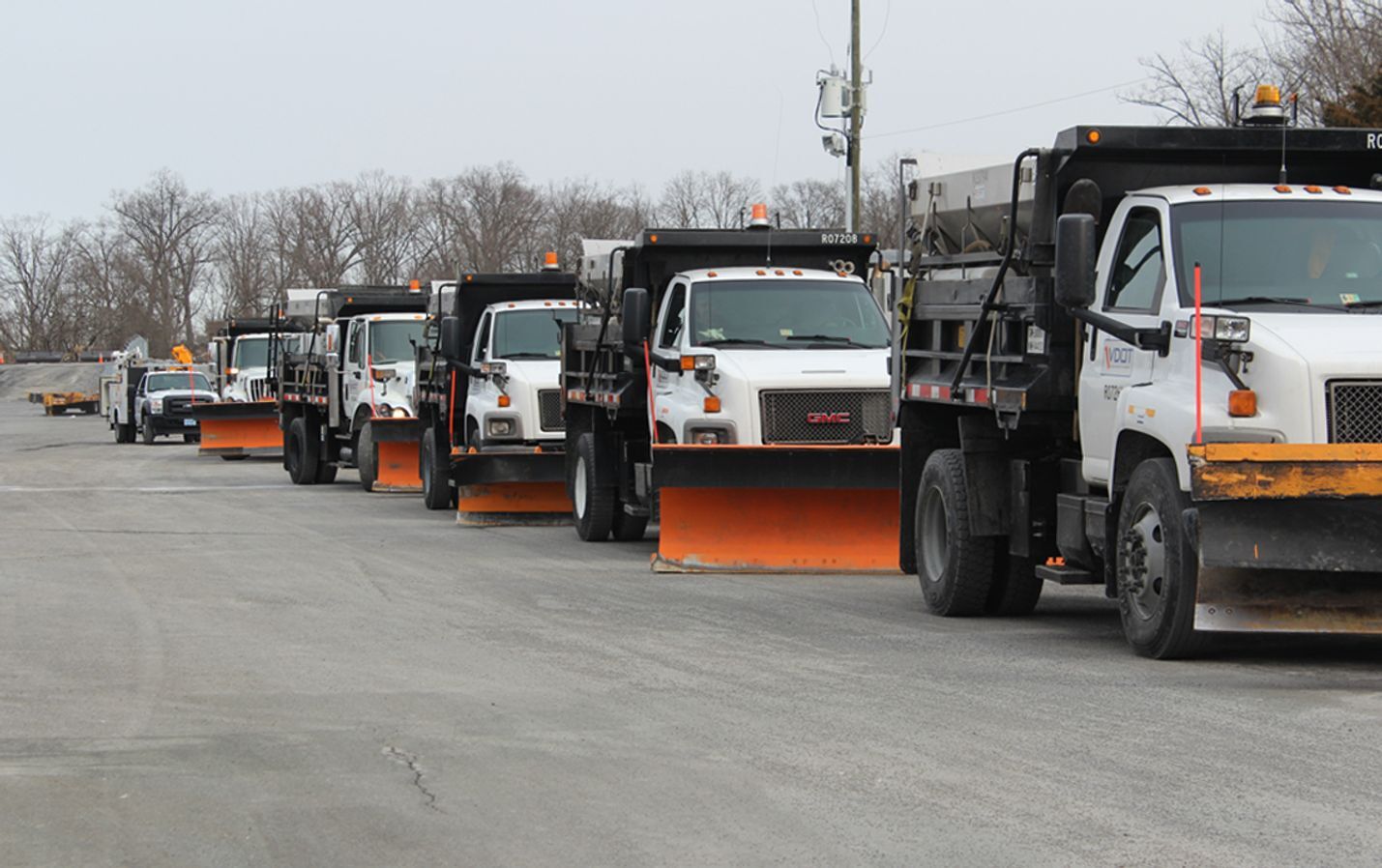 VDOT crews continue to battle snow, ice, frigid temperatures ...