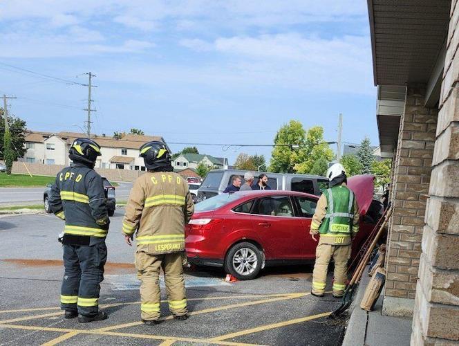 ‘No one injured’ Vehicle slams into Carleton Place building