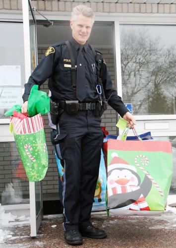 Lanark County OPP officer Greg Streng nominated for hero of the year award