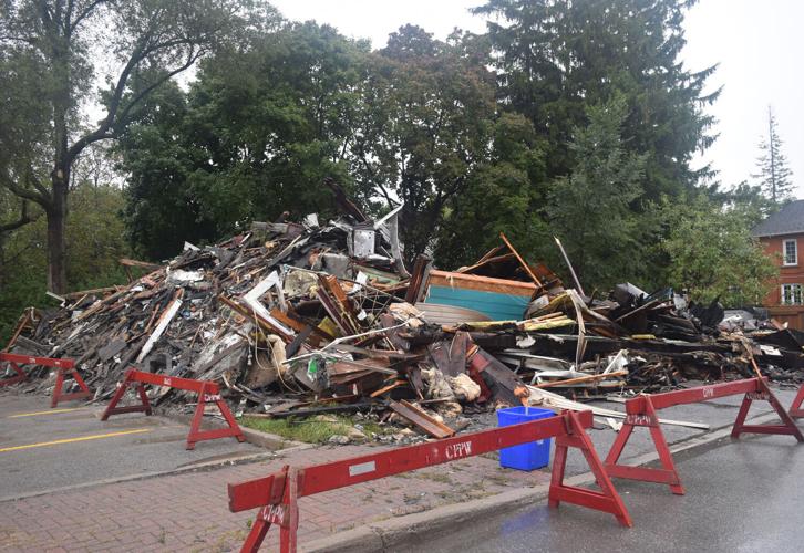 Popular Carleton Place pizzeria destroyed by fire