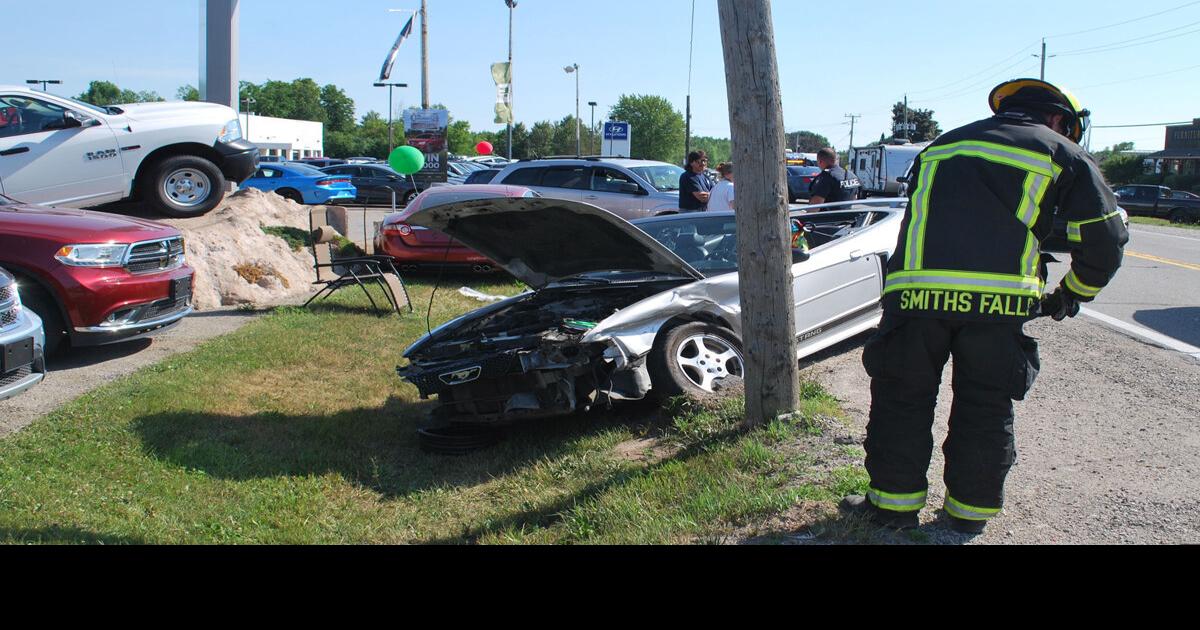 Two car collision snarls traffic in Smiths Falls