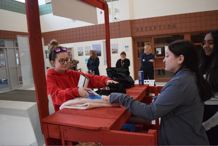 Smiths Falls students open pop-up second hand shop