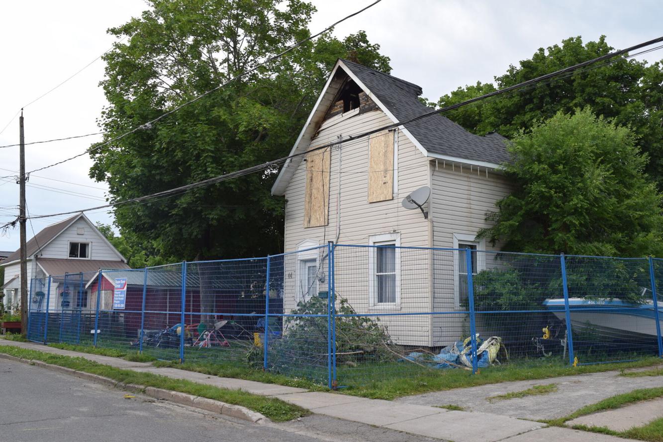 Smiths Falls fire investigated as arson: police