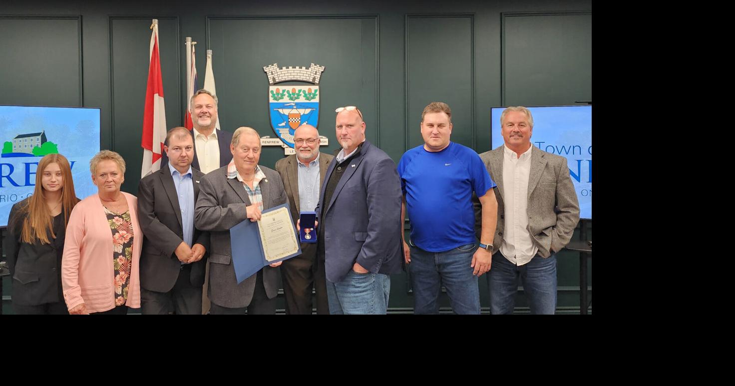 Renfrew council tips hat to volunteer and wrestling coach